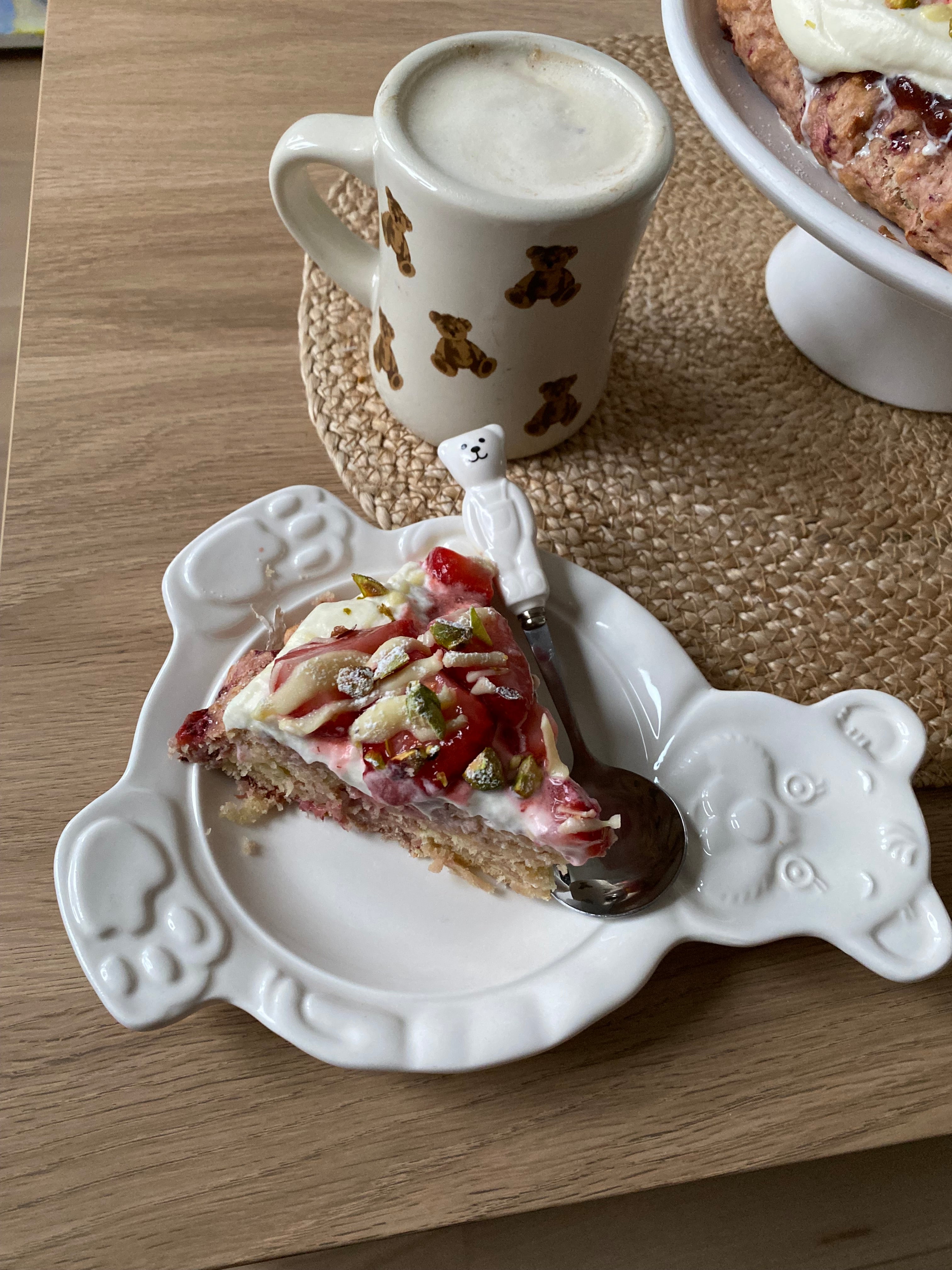 Strawberry Scone Cake – ILEIAH Strawberry Scone Cake – ILEIAH